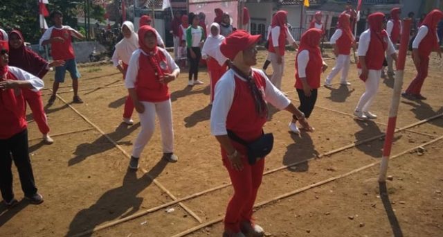 Euis Kholisoh Ajak Warga Gunung Batu Rayakan HUT Kemerdekaan RI Ke-73 ...
