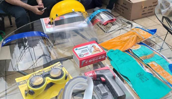 PKFI Cabang Jakarta Timur Peduli Covid-19, Bagikan Bantuan APD Kepada ...