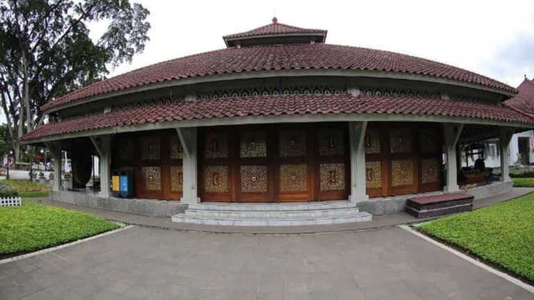 Pendopo Dibuka untuk Umum, Wisatawan Antusias Mengenal Sejarah Kota ...