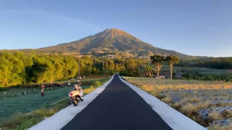 Jalan Menuju Wisata Nepal Van Java Kini Lebih Nyaman dan Mulus - Inilah ...